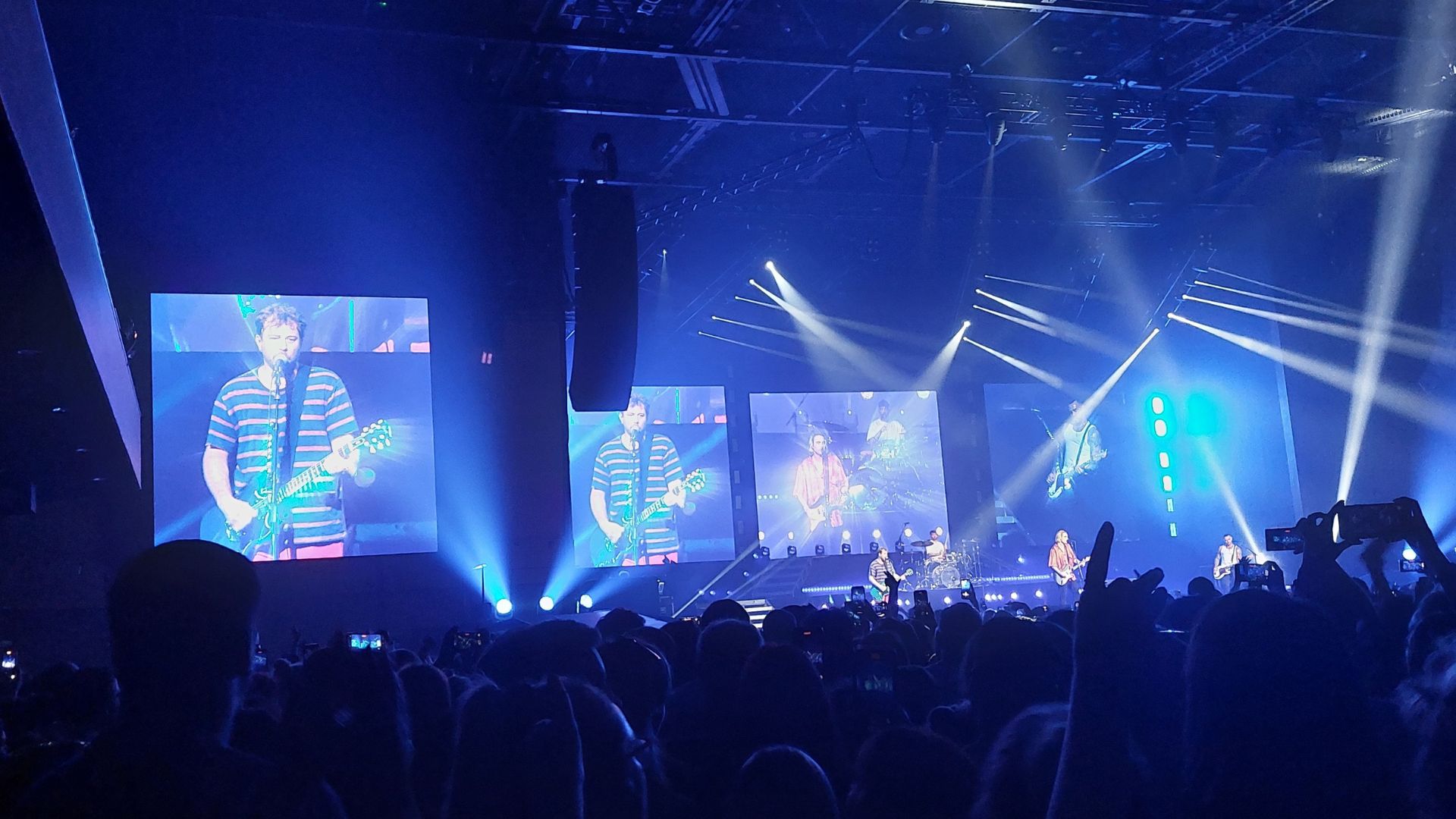 Tips for going to a gig – Young People's Hub from KIDS